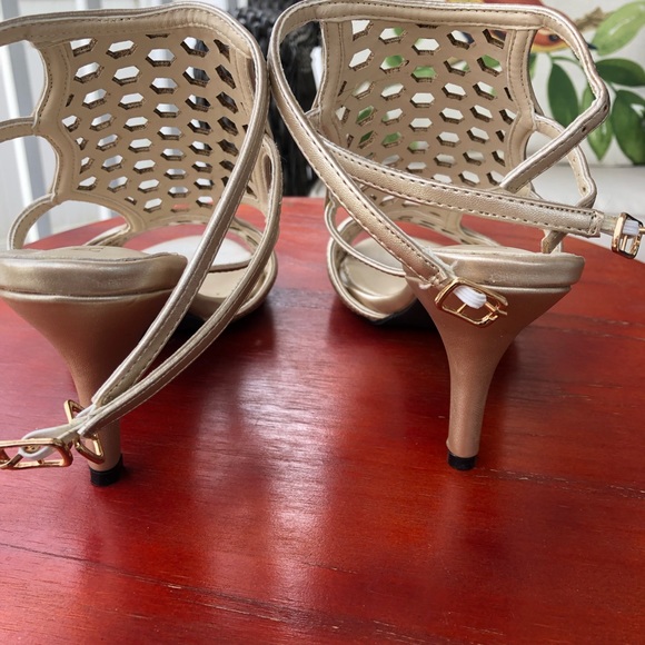 Andiamo | Shoes | Andiamo Nwob Gold Lattice Dressy Heels 7m | Poshmark
